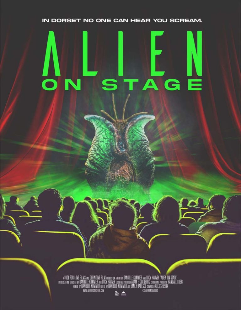 Alien On Stage - Indiecan Entertainment